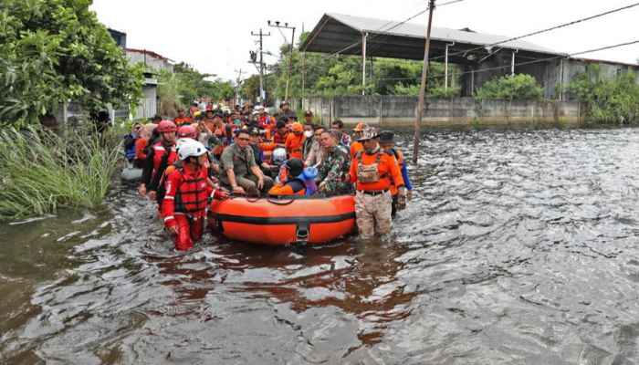 Kepala BNPB Tinjau Pompa Penyedot Banjir di Kota Semarang